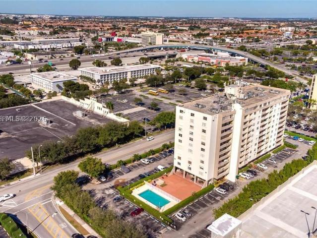 Luxury apartment complex for rent in Hialeah, Florida
