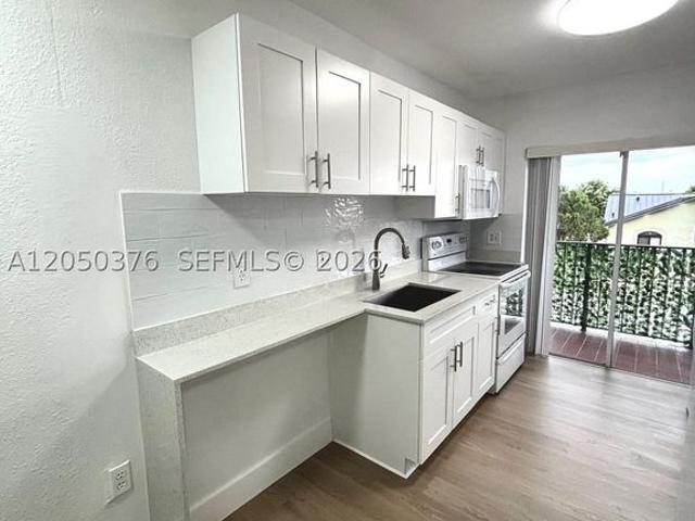 Luxury apartment complex for rent in Hialeah, Florida