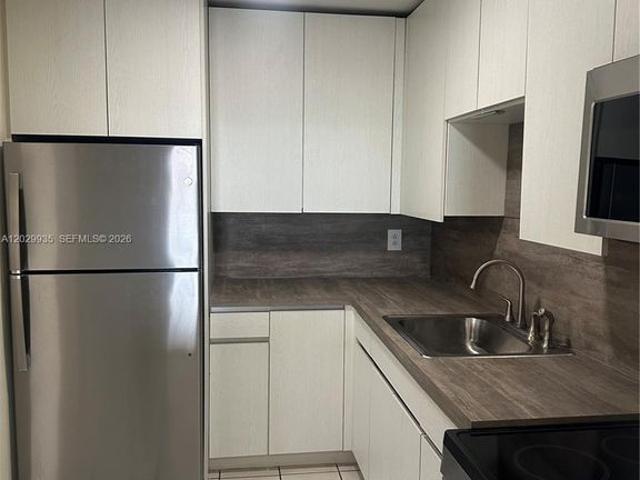 Luxury apartment complex for rent in Hialeah, Florida