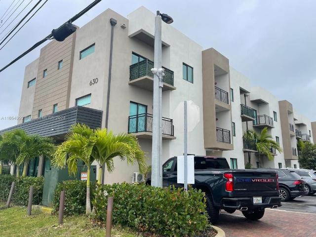 Luxury apartment complex for rent in Hialeah, Florida