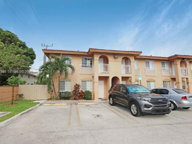Luxury apartment complex for rent in Hialeah, Florida