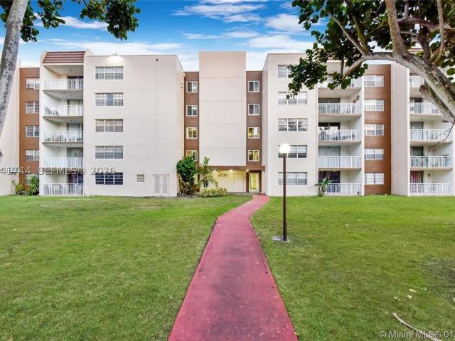 Luxury apartment complex for rent in Hialeah, Florida