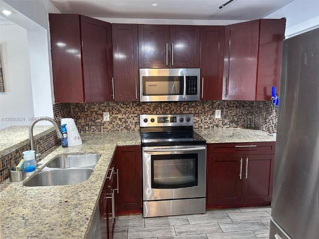 Luxury apartment complex for rent in Hialeah, Florida