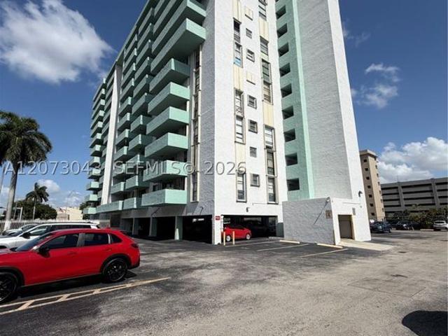 Luxury apartment complex for rent in Hialeah, Florida