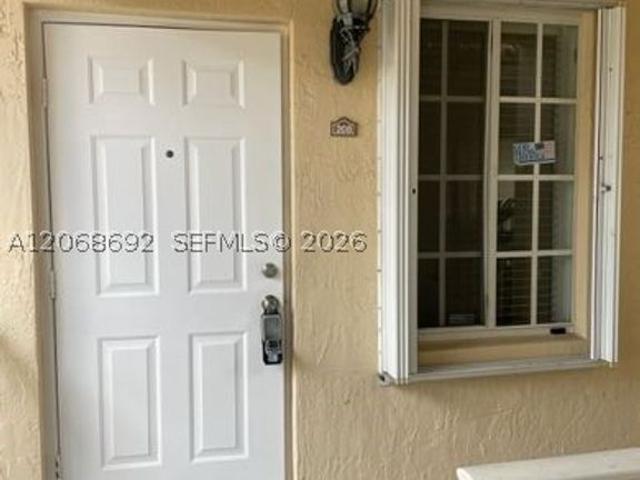 Luxury apartment complex for rent in Hialeah, Florida