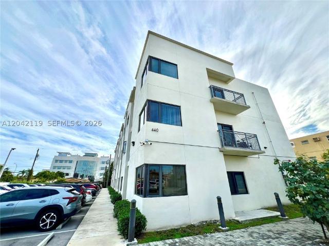 Luxury apartment complex for rent in Hialeah, Florida