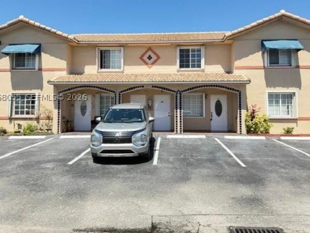 Luxury apartment complex for rent in Hialeah, Florida