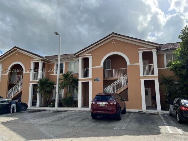 Luxury apartment complex for rent in Hialeah, Florida