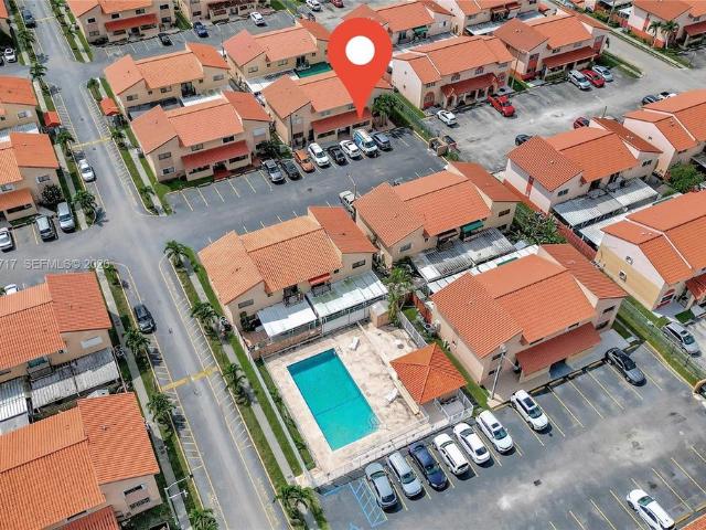 Luxury apartment complex for rent in Hialeah, Florida