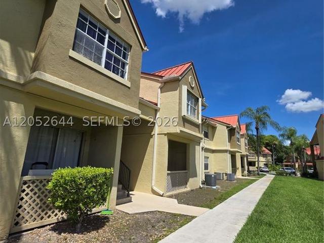 Luxury apartment complex for rent in Hialeah, Florida
