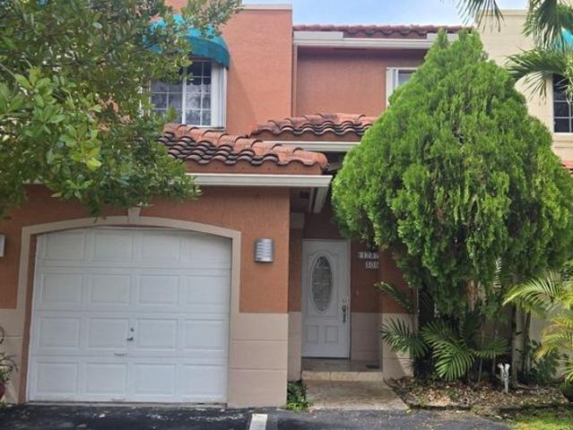 Luxury apartment complex for rent in Hialeah, Florida