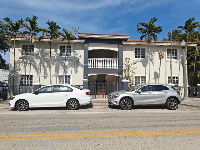 Luxury apartment complex for rent in Hialeah, Florida