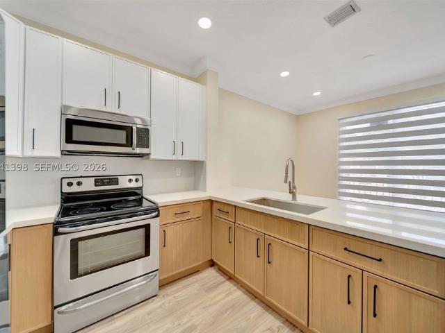 Luxury apartment complex for rent in Hialeah, Florida