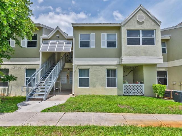 Luxury apartment complex for rent in Hialeah, Florida