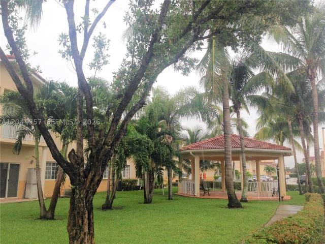 Luxury apartment complex for rent in Hialeah, Florida