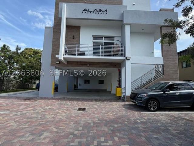 Luxury apartment complex for rent in Hialeah, Florida