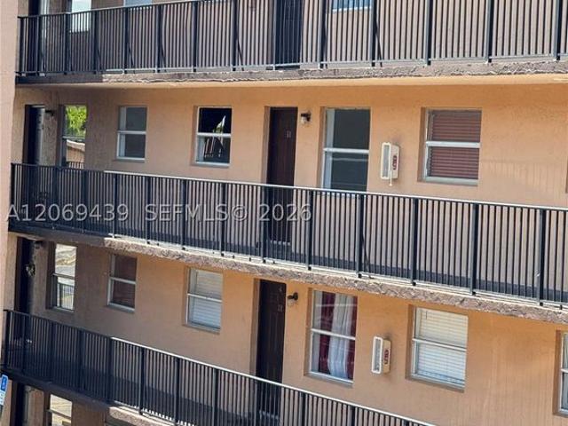 Luxury apartment complex for rent in Hialeah, Florida