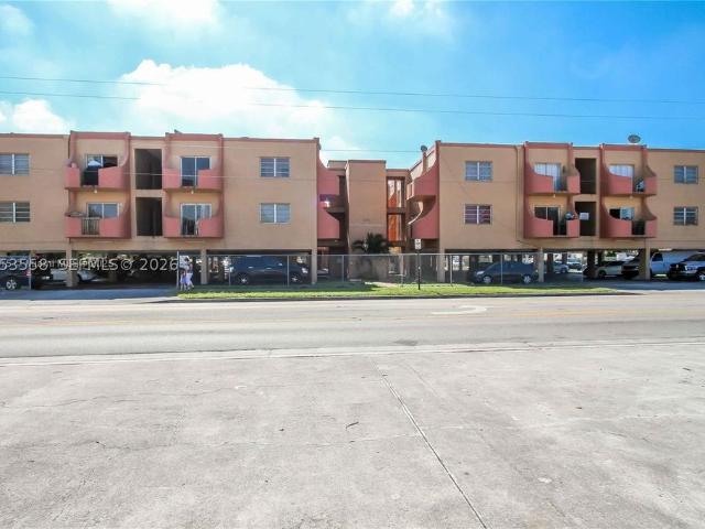 Luxury apartment complex for rent in Hialeah, Florida