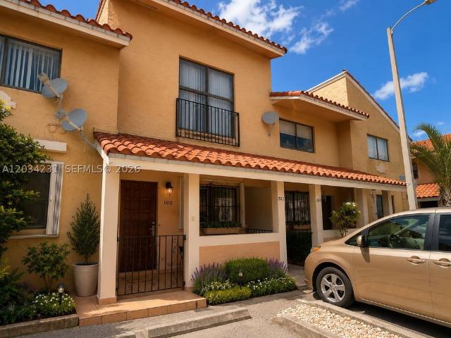 Luxury apartment complex for rent in Hialeah, Florida