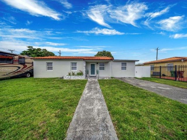 Luxury apartment complex for rent in Hialeah, Florida