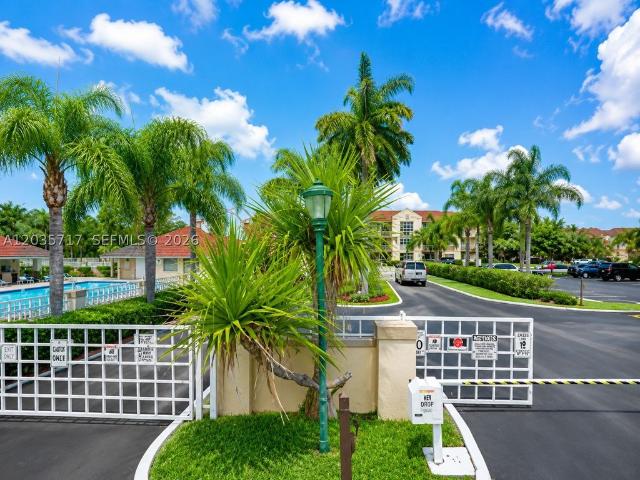 Luxury apartment complex for rent in Hialeah, Florida