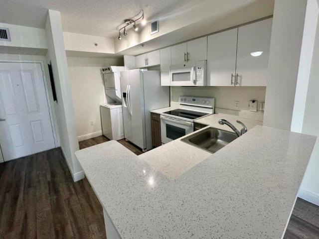 Luxury apartment complex for rent in Hialeah, Florida