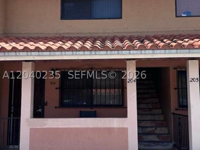 Luxury apartment complex for rent in Hialeah, Florida