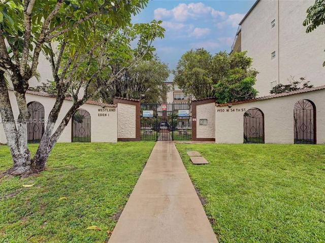 Luxury apartment complex for rent in Hialeah, Florida
