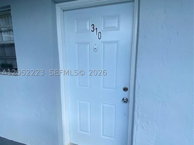Luxury apartment complex for rent in Hialeah, Florida