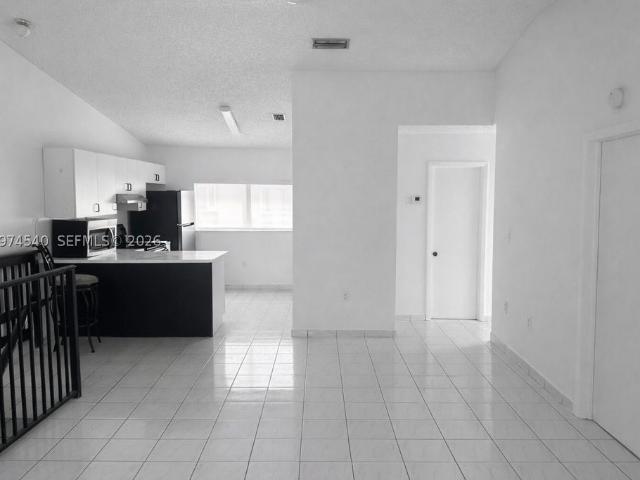 Luxury apartment complex for rent in Hialeah, Florida