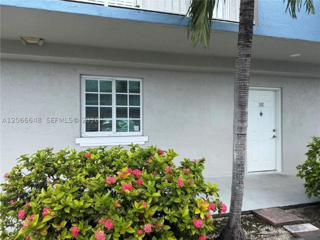 Luxury apartment complex for rent in Hialeah Gardens, Florida