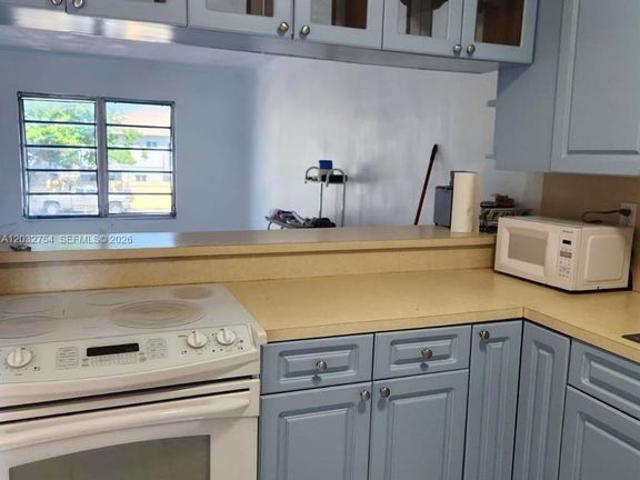 Luxury apartment complex for rent in Hialeah Gardens, Florida