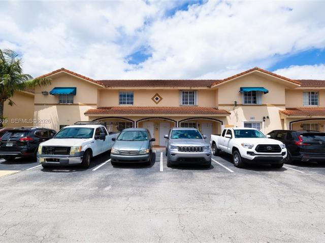 Luxury apartment complex for rent in Hialeah Gardens, Florida