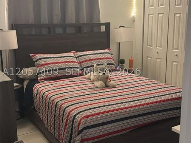 Luxury apartment complex for rent in Hialeah Gardens, United States