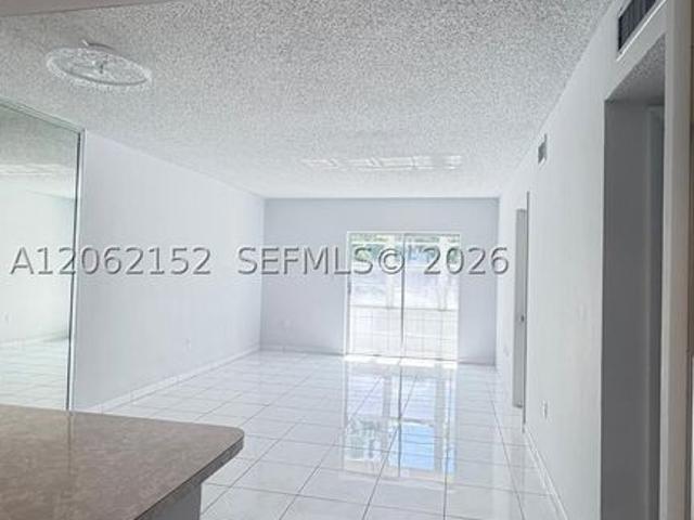 Luxury apartment complex for rent in Hialeah Gardens, United States