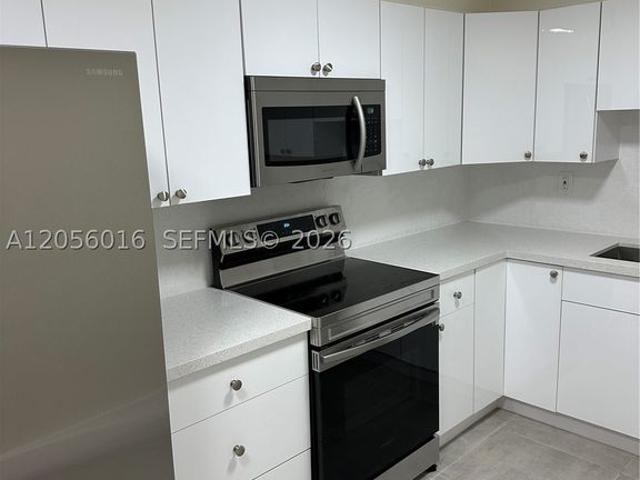 Luxury apartment complex for rent in Hialeah Gardens, United States