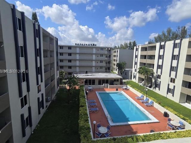 Luxury apartment complex for rent in Hialeah Gardens, United States
