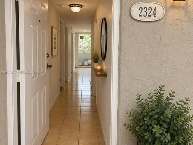 Luxury apartment complex for rent in Hialeah Gardens, United States