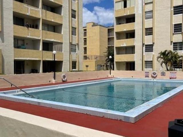 Luxury apartment complex for rent in Hialeah Gardens, United States