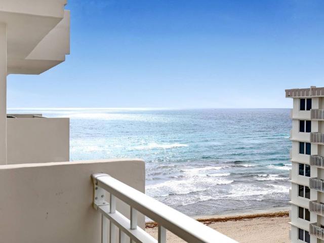 Luxury apartment complex for rent in Highland Beach, United States