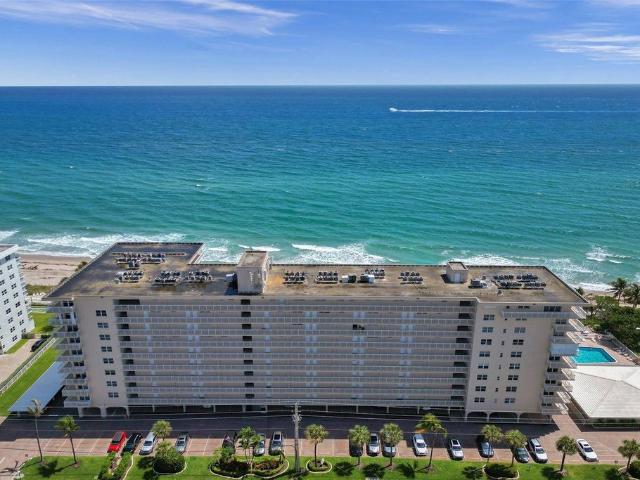 Luxury apartment complex for rent in Hillsboro Beach, Florida