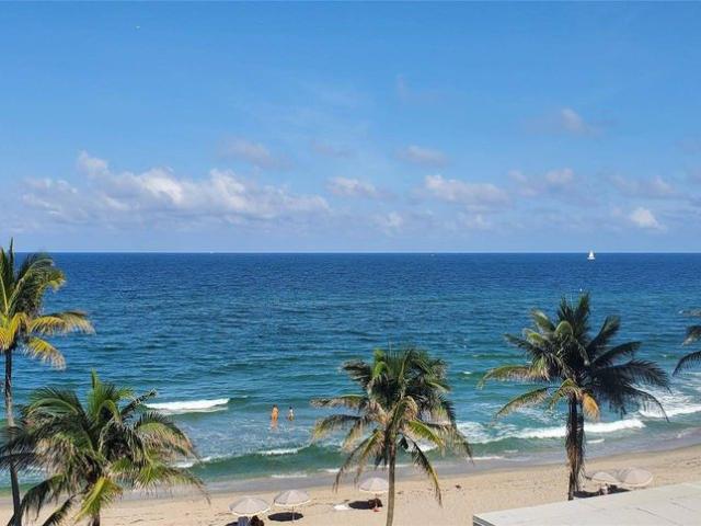 Luxury apartment complex for rent in Hillsboro Beach, Florida