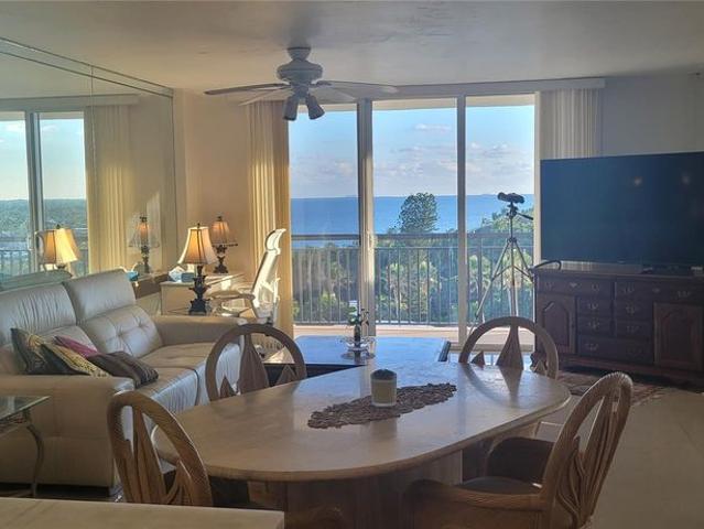 Luxury apartment complex for rent in Hillsboro Beach, United States