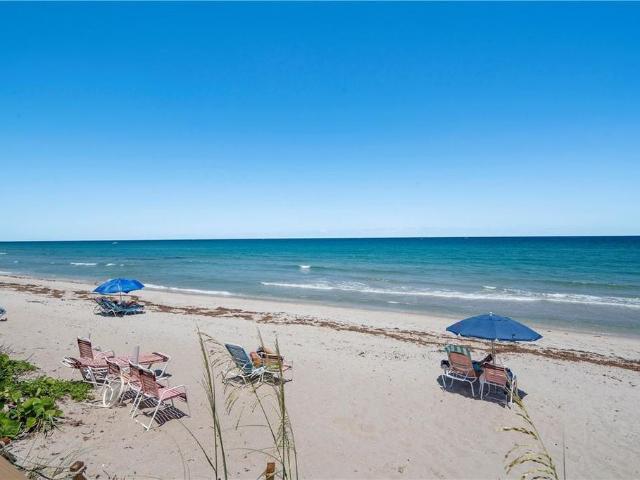 Luxury apartment complex for rent in Hillsboro Beach, United States