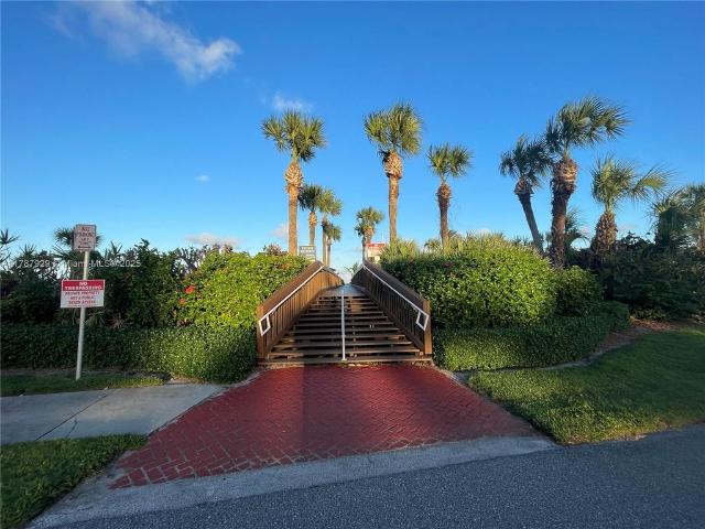 Luxury apartment complex for rent in Hutchinson Island South, Florida