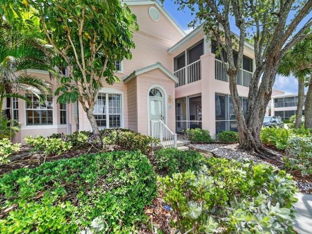 Luxury apartment complex for rent in Hutchinson Island South, United States