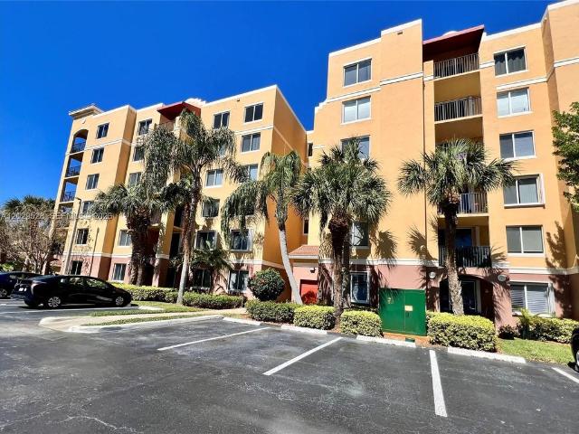 Luxury apartment complex for rent in Hypoluxo, Florida
