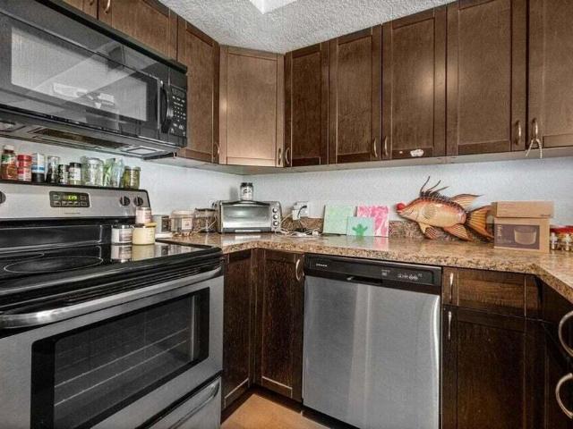 Luxury apartment complex for rent in Hypoluxo, Florida