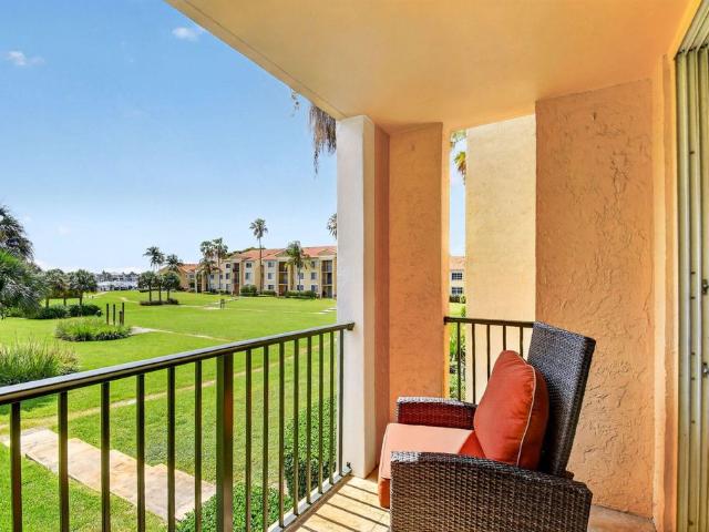 Luxury apartment complex for rent in Hypoluxo, United States