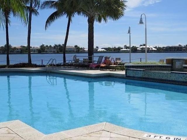 Luxury apartment complex for rent in Hypoluxo, United States